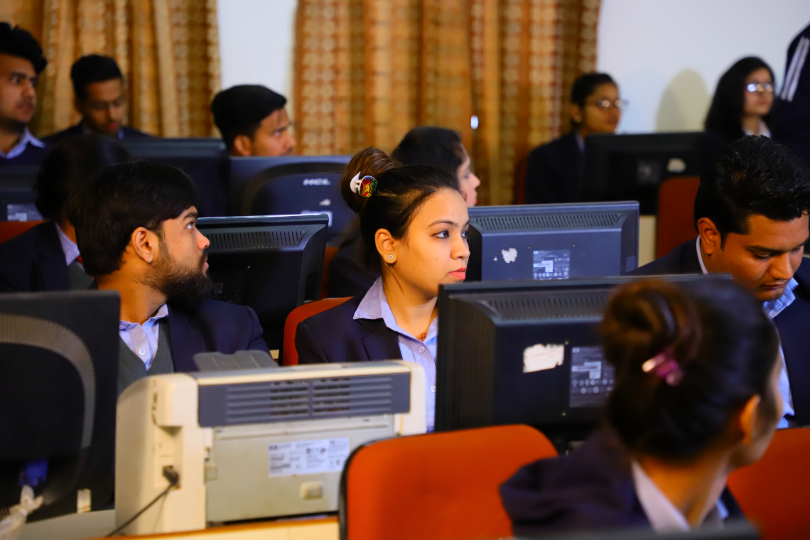 Computer Labs | academic-facilities | Sharda University